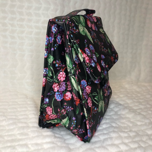 Vera Bradley | Bags | Vera Bradley Lunch Sack Winter Berry Nwt | Poshmark